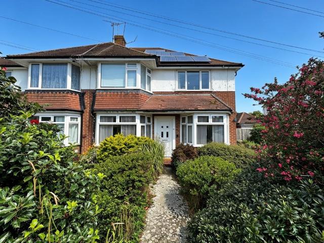 2 bedroom ground flat to rent