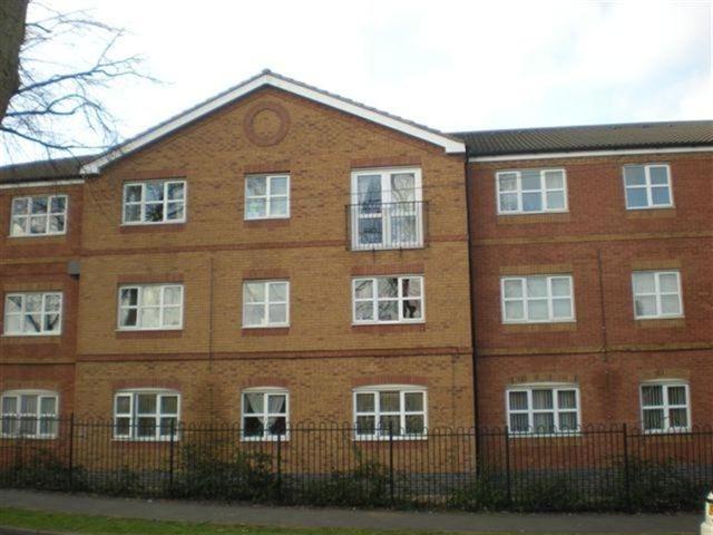 2 bedroom ground flat to rent