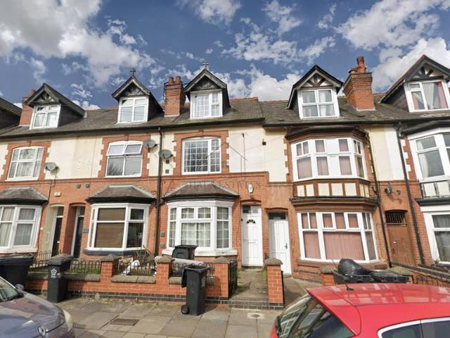 2 bedroom ground flat to rent