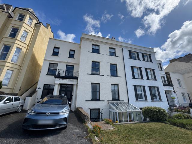 2 bedroom ground flat to rent