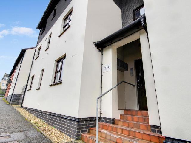 2 bedroom ground flat to rent