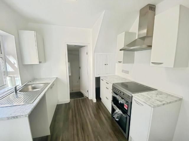 2 bedroom ground flat to rent