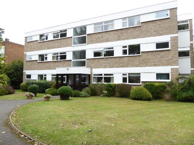 2 bedroom ground flat to rent