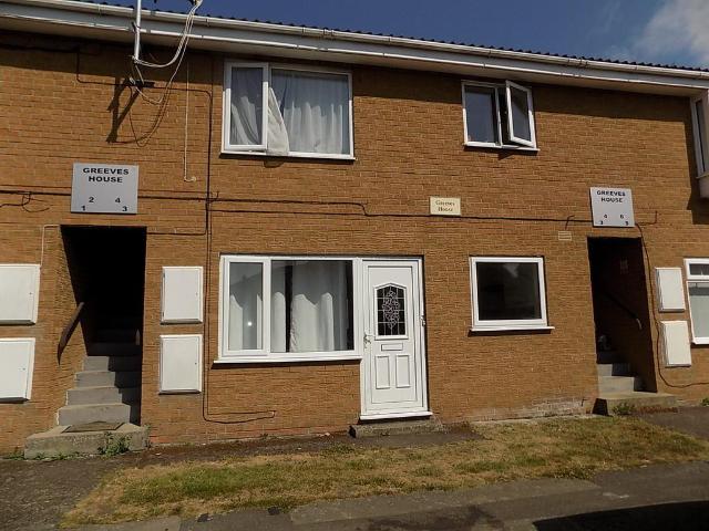 2 bedroom ground flat to rent