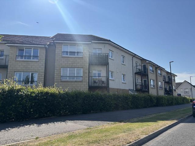 2 bedroom ground flat to rent