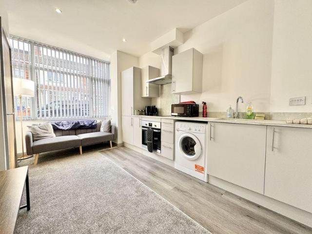 2 bedroom ground flat to rent