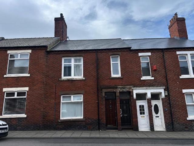 2 bedroom ground flat to rent