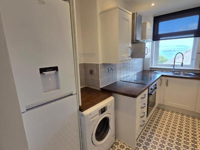 2 bedroom ground flat to rent
