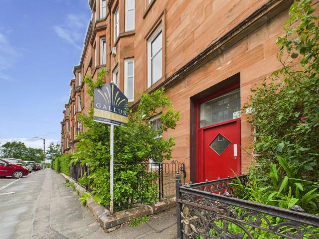 2 bedroom ground flat to rent