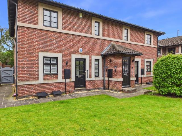 2 bedroom ground flat to rent