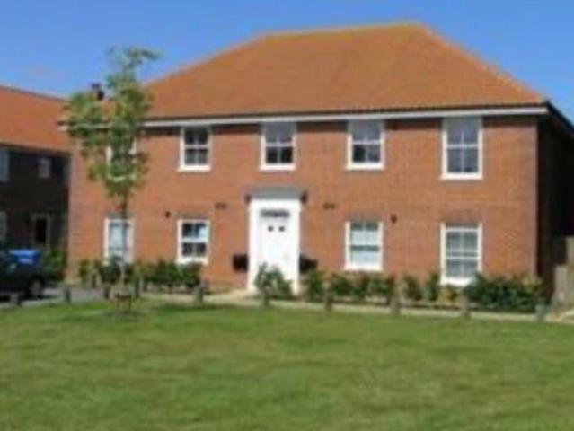 2 bedroom ground flat to rent