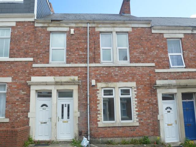 2 bedroom ground flat to rent