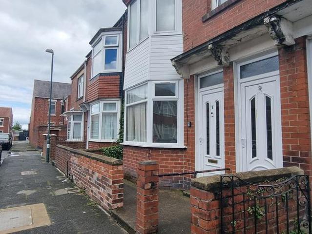 2 bedroom ground flat to rent