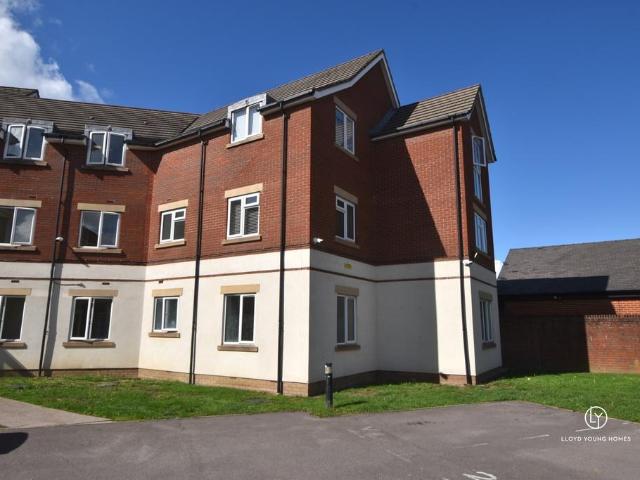 2 bedroom ground flat to rent
