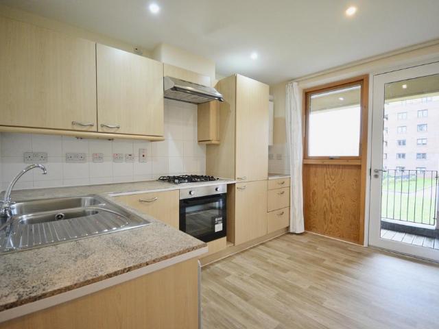 2 bedroom ground flat to rent