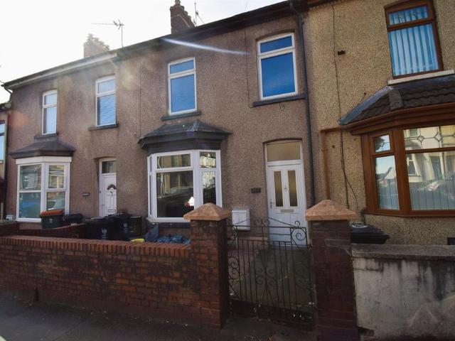 2 bedroom ground flat to rent