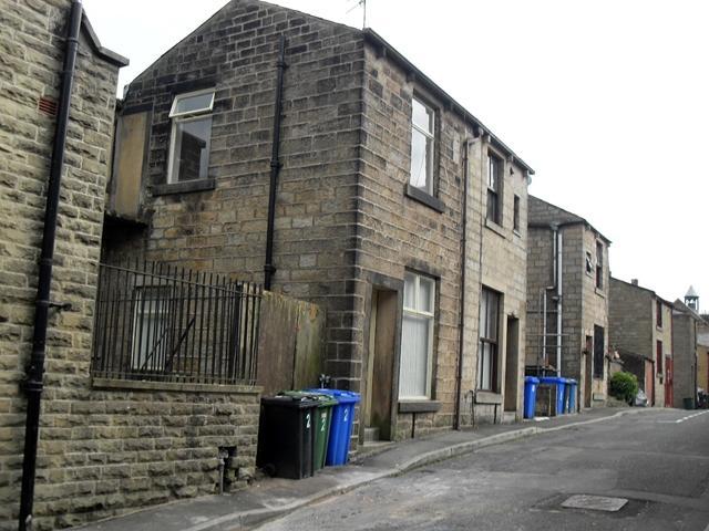 2 bedroom ground flat to rent