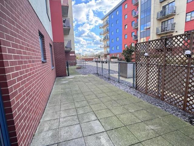 2 bedroom ground flat to rent
