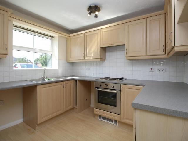 2 bedroom ground flat to rent