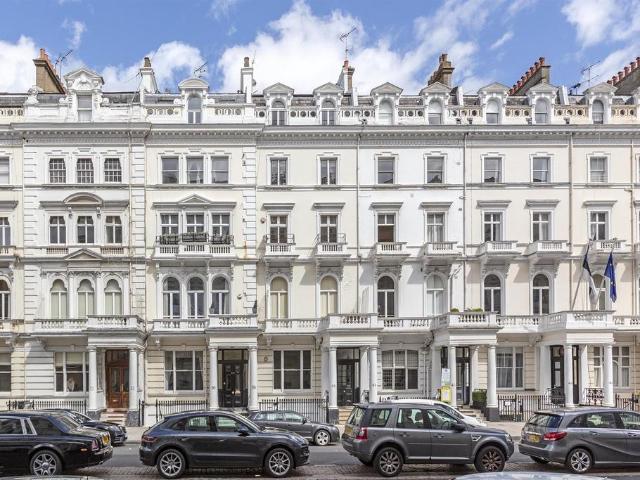 2 bedroom ground flat to rent