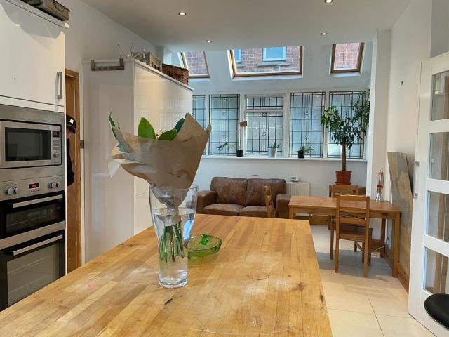 2 bedroom ground flat to rent