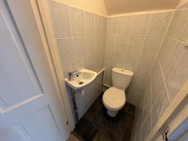 2 bedroom ground flat to rent