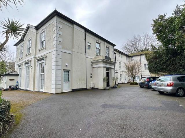 2 bedroom ground flat to rent