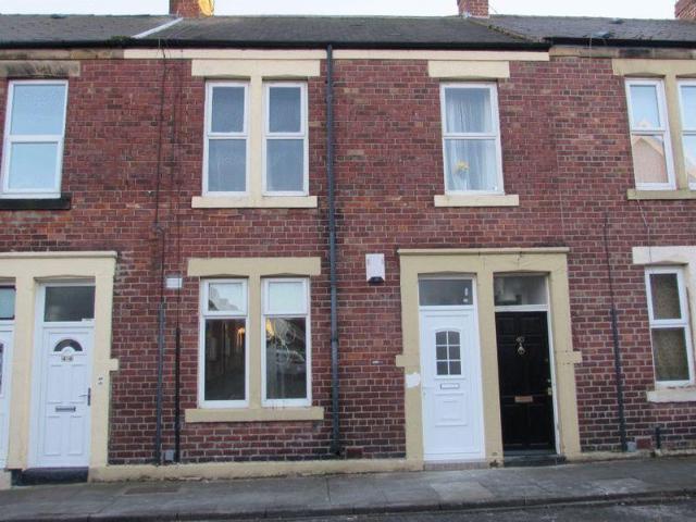 2 bedroom ground flat to rent