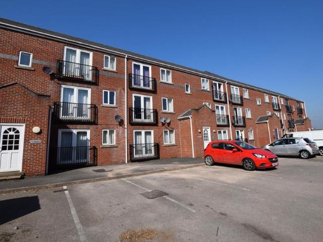 2 bedroom ground flat to rent