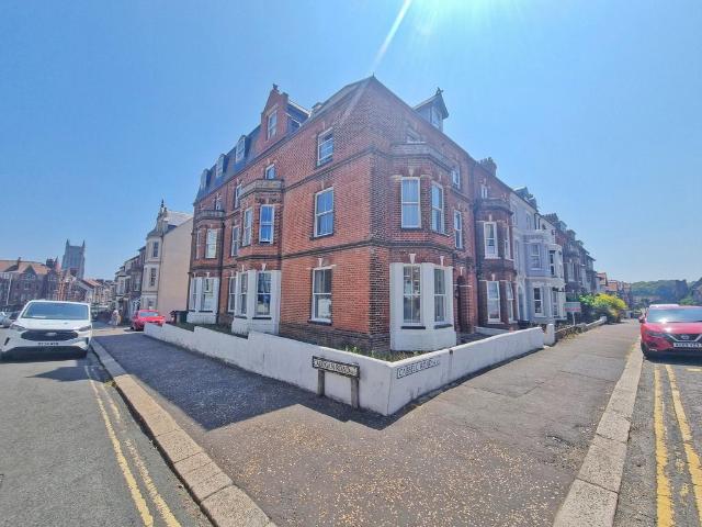 2 bedroom ground flat to rent