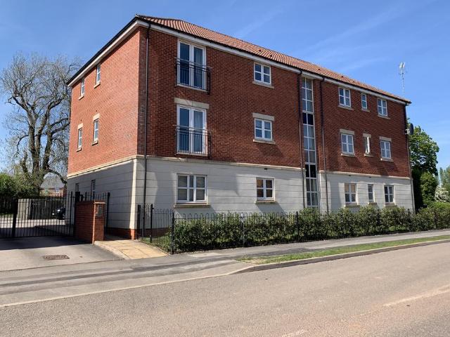 2 bedroom ground flat to rent