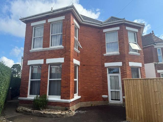 2 bedroom ground flat to rent