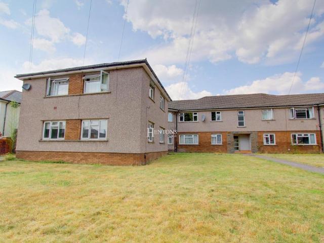 2 bedroom ground flat to rent