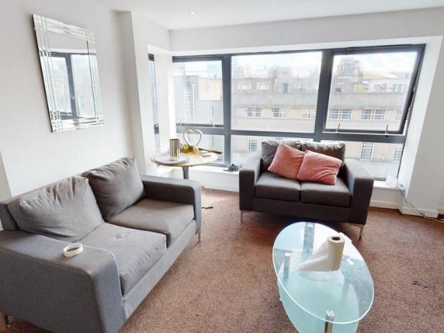 2 bedroom ground flat to rent