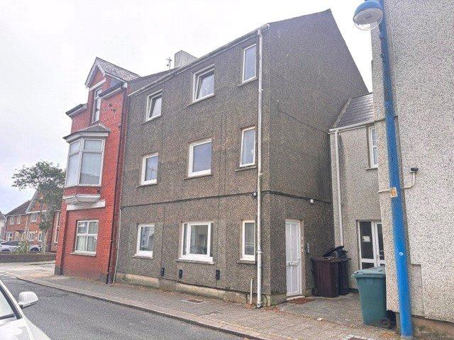 2 bedroom ground flat to rent