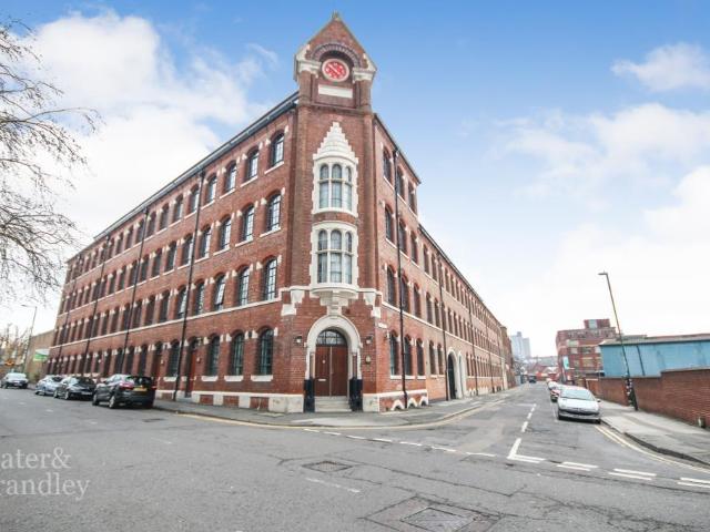 2 bedroom ground flat to rent