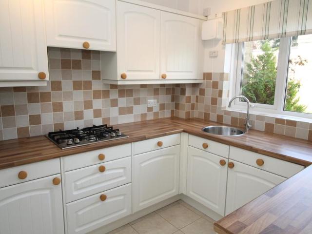 2 bedroom ground flat to rent