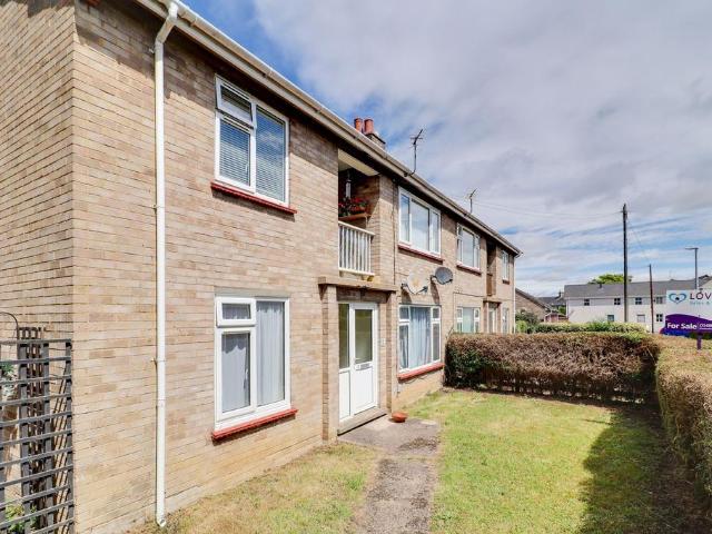 2 bedroom ground flat to rent