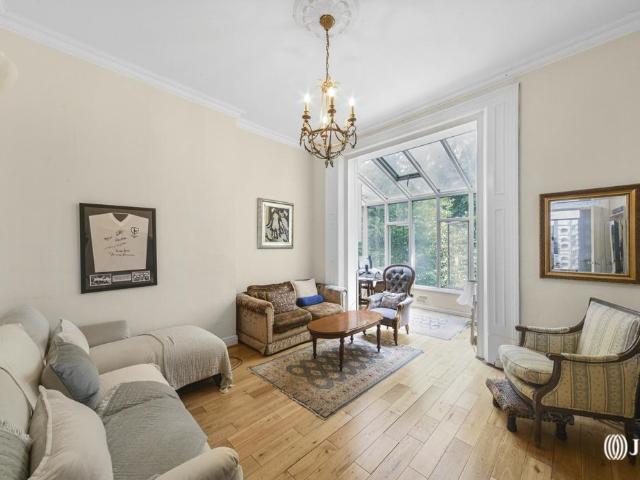 2 bedroom ground flat to rent