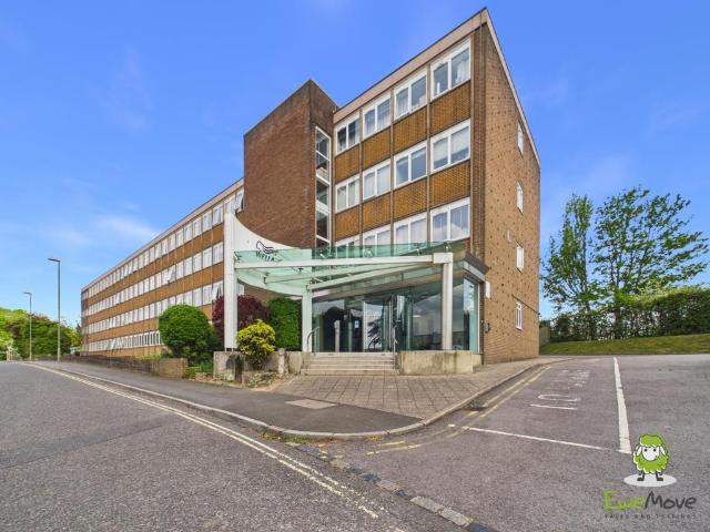 2 bedroom ground flat to rent