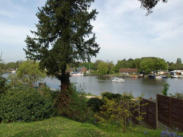 2 bedroom ground flat to rent