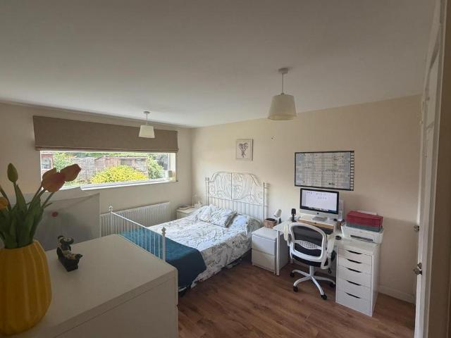 2 bedroom ground flat to rent
