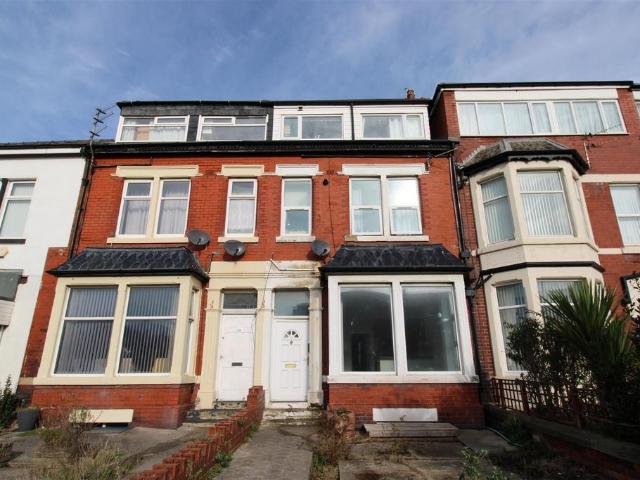2 bedroom ground flat to rent