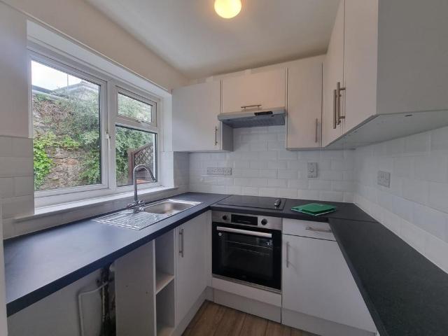 2 bedroom ground flat to rent