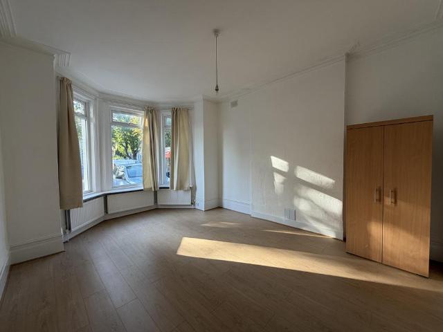 2 bedroom ground flat to rent