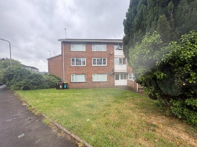 2 bedroom ground flat to rent