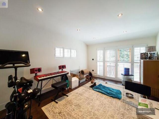 2 bedroom ground floor maisonette for rent in Home Park Road, London, SW19