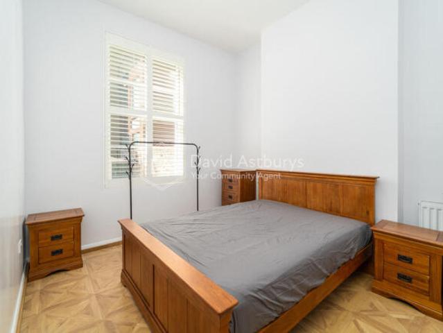 2 bedroom ground floor maisonette for rent in Offord Road, Islington, London, N1