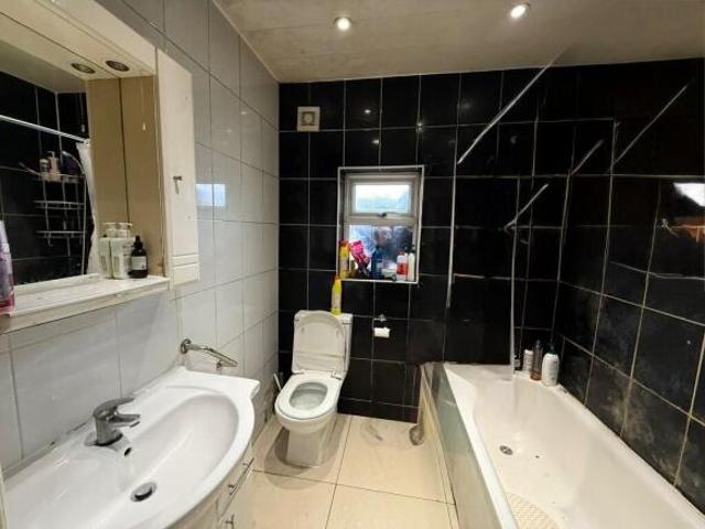 2 bedroom ground floor maisonette for rent in Lady Margaret Road, Southall, Middlesex, UB1