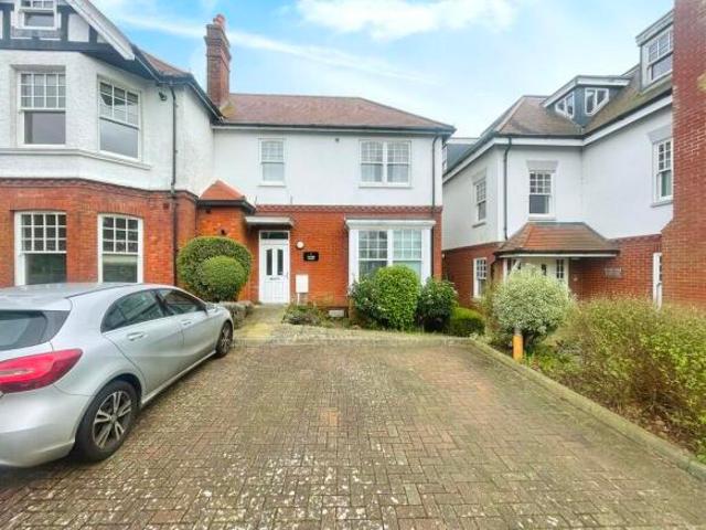 2 bedroom ground floor maisonette for rent in West Avenue, Worthing, BN11 5LY, BN11